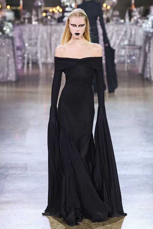 Eerie Elegance: Transform Your Look with Halloween-Inspired Fashion ...